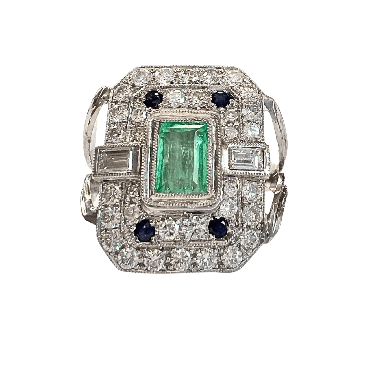 Bague en platine de style Art Déco avec diamants, saphirs et émeraude ...